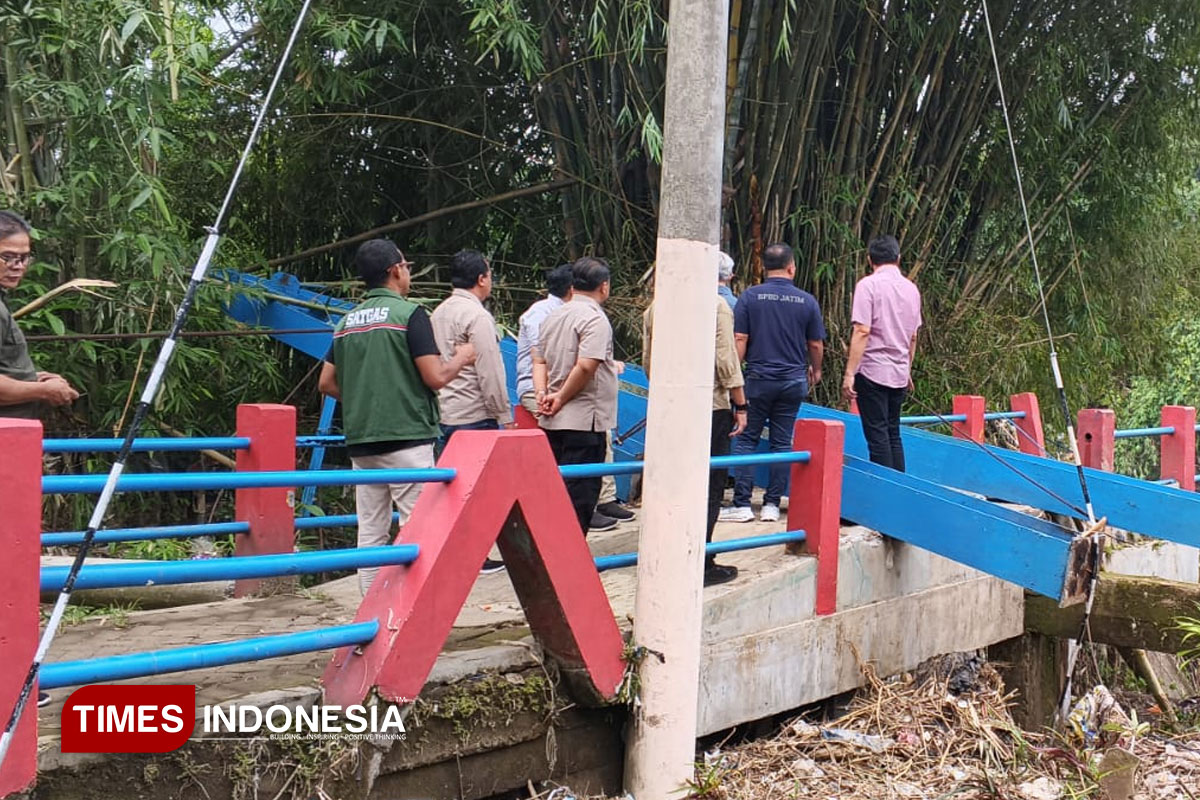 Tengok Dampak Banjir Jember, Dinas PU Jatim Cek Jembatan Rusak - TIMES ...