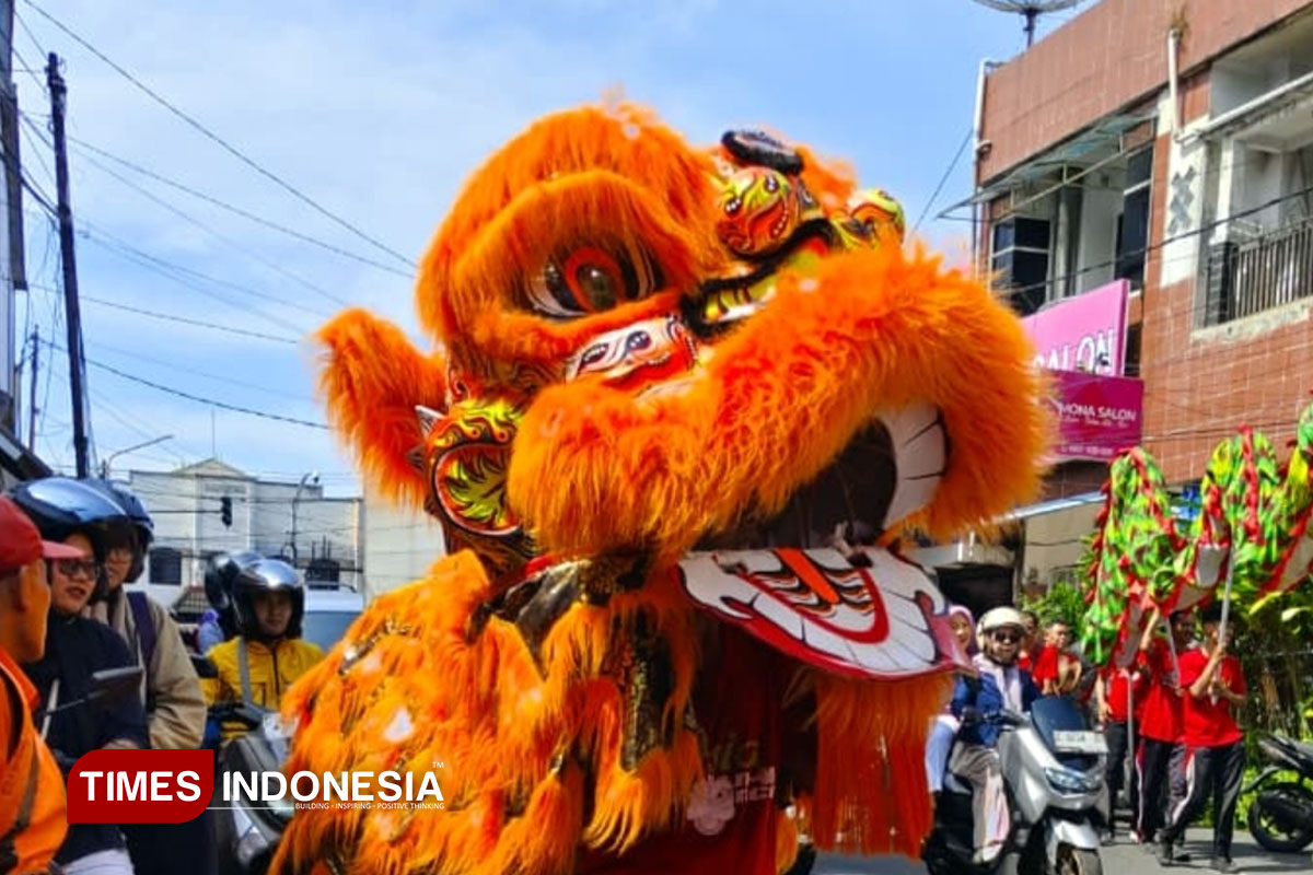 Atraksi Barongsai Jadi Magnet Ribuan Pengunjung Asia Plaza Tasikmalaya ...