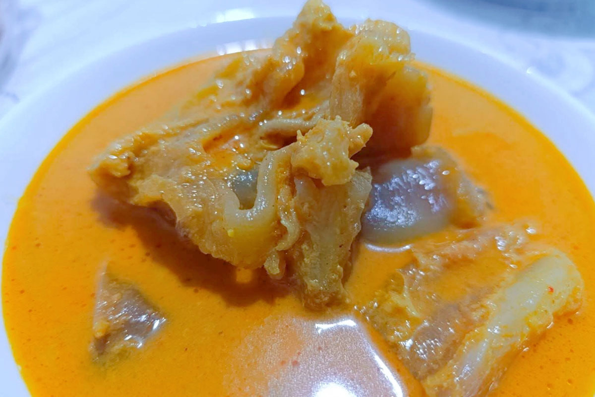 Nikmatnya Gulai Tunjang, Primadona Menu Berbuka Puasa di Kota Padang ...